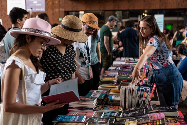 La Furia del Libro llega al Centro Cultural Estación Mapocho - UC Radio ...